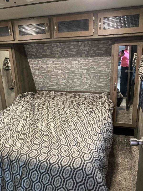 2019 Keystone RV 31FWMB Sprinter Campfire Fifth Wheel Campers in ...