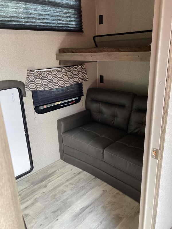 2019 Keystone RV 31FWMB Sprinter Campfire Fifth Wheel Campers | Near Me