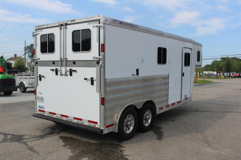 2014 Featherlite 8581-2HOA -STD Horse Trailer in Newbury, OH | Trailer Trader
