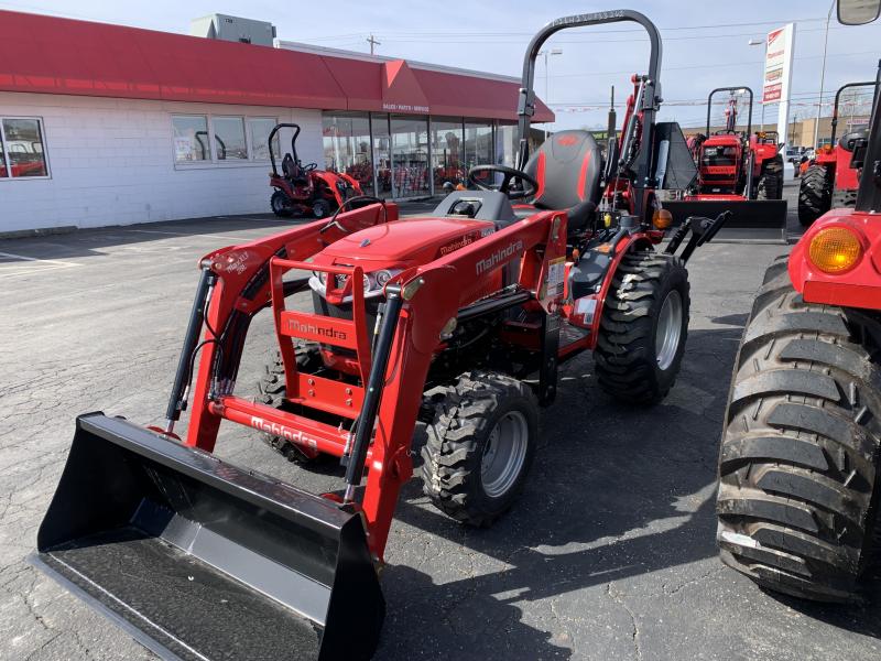 2022 Mahindra MAHINDRA 1626 SHUTTLE LOADER Tractor
