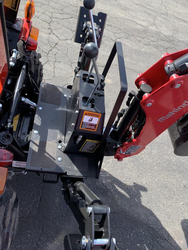 2023 Mahindra MAX 26XLT HST LOADER HOE Tractor | Specialty Auto & RV ...