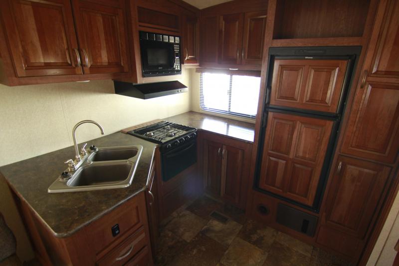 2013 Wildcat 282RKX Fifth Wheel Camper RV in Santa Fe, NM | Trailer Trader