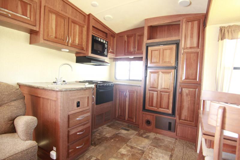 2013 Wildcat 282RKX Fifth Wheel Camper RV in Santa Fe, NM | Trailer Trader