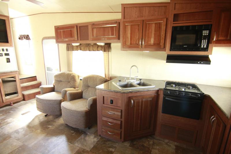 2013 Wildcat 282RKX Fifth Wheel Camper RV in Santa Fe, NM | Trailer Trader