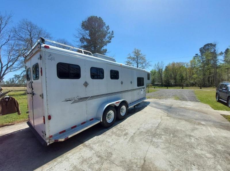 Used Horton Horse trailers for sale - TrailersMarket.com