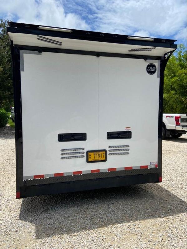 2021 Wells Cargo 8.5 x 32 Triple Axle Enclosed Race Car Hauler in ...