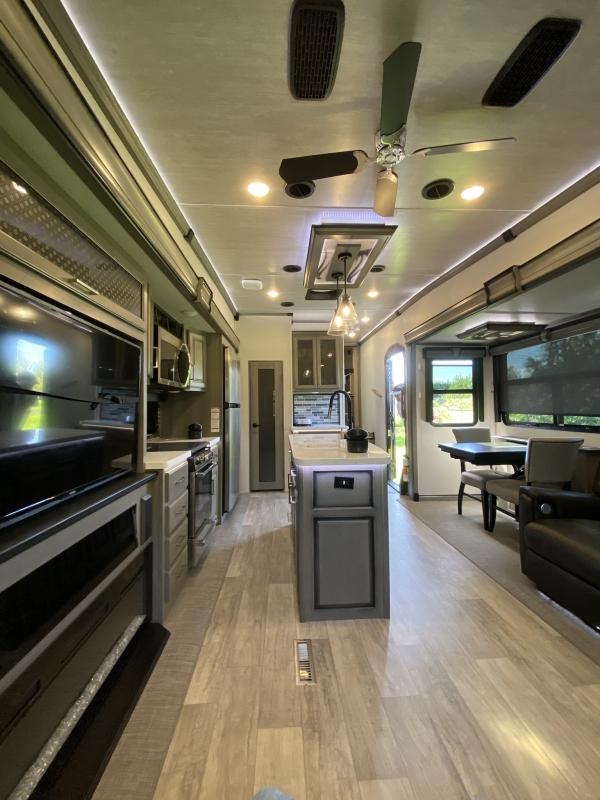 2021 Keystone Montana Legacy 3120RL Fifth Wheel with 4 Season LQ ...