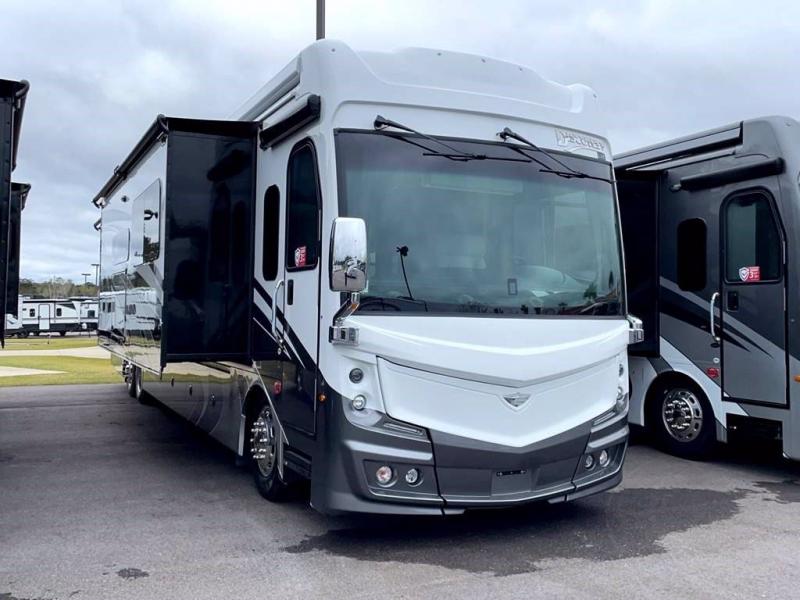 2022 Fleetwood RV DISCOVERY LXE 44B in Hammond, LA | Trailer Trader