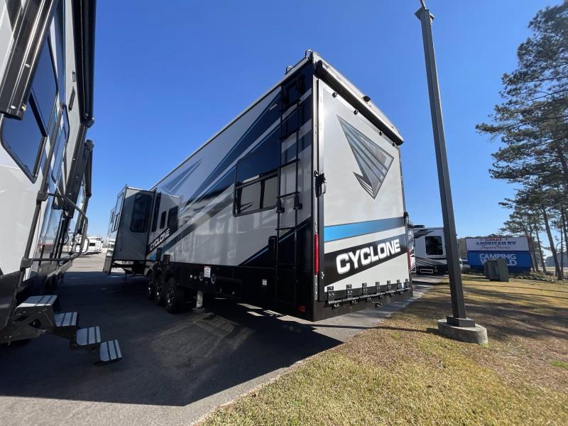 2022 Heartland RV CYCLONE 4006 in Hammond, LA | Trailer Trader