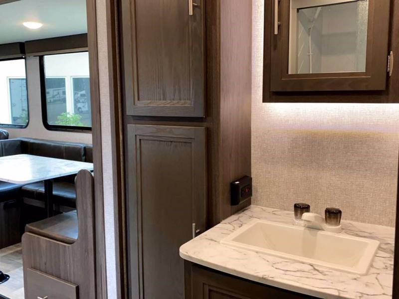 2021 Dutchmen Mfg KODIAK 296BHSL in Hammond, LA | Trailer Trader