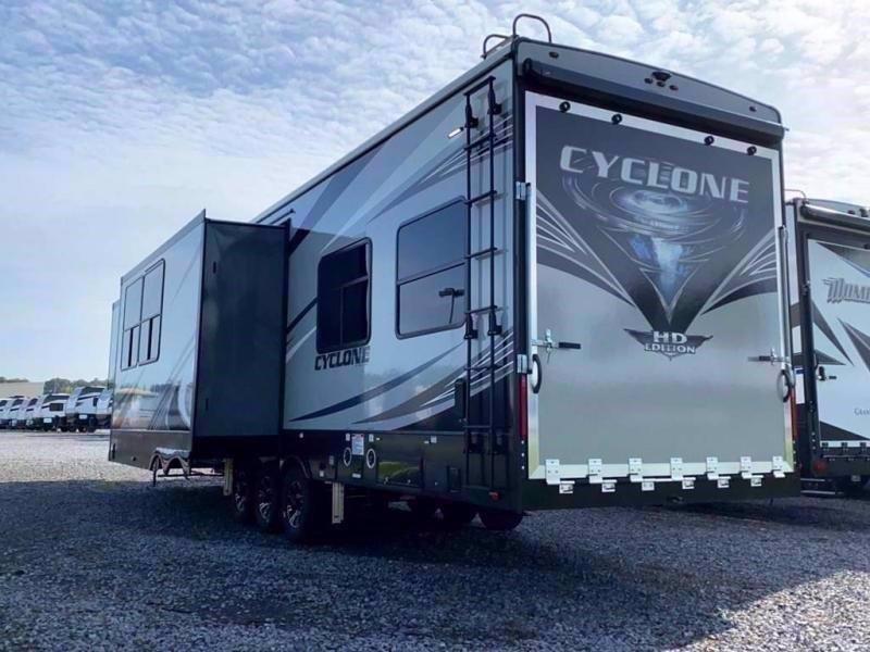 2021 Heartland RV CYCLONE 4270 in Breaux Bridge, LA | Trailer Trader
