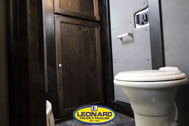 2023 Logan Coach S8412SO Horse Trailer in North Jackson, OH | Trailer ...