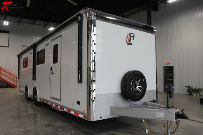 30' Command Trailer w/ Bathroom in O Fallon, MO | Trailer Trader