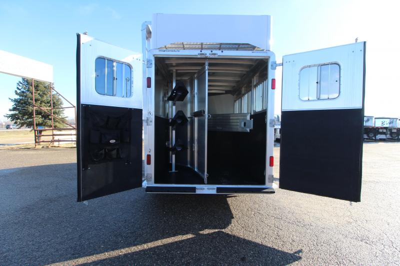 2015 Featherlite 3 Horse BP Trailer in Elko, MN | Trailer Trader