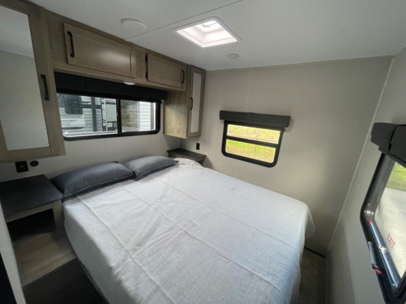 2024 Palomino Puma 22FKC in Georgetown, TX | Trailer Trader