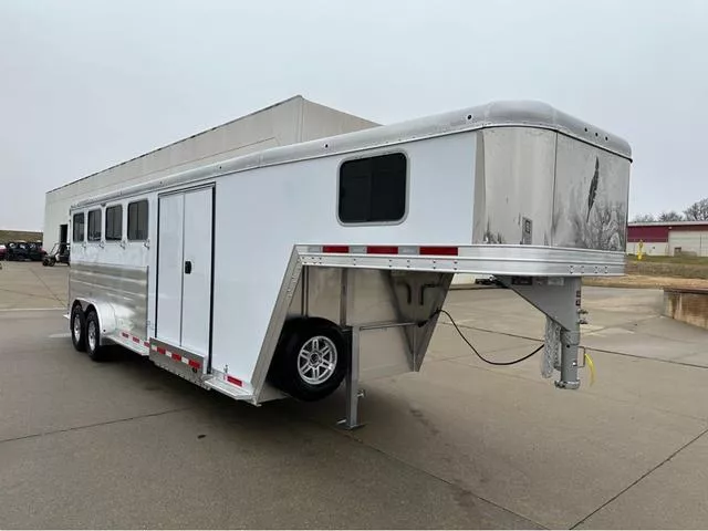 Featherlite Horse Trailers for Sale near you | Trailer Trader