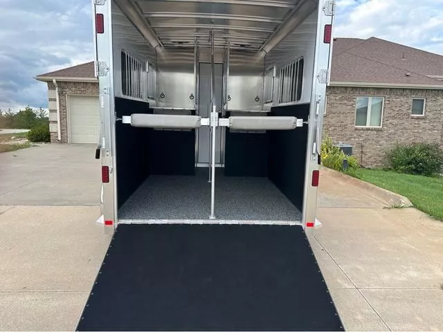 2026 Featherlite Trailers 9300-720A in Roca, NE | Trailer Trader