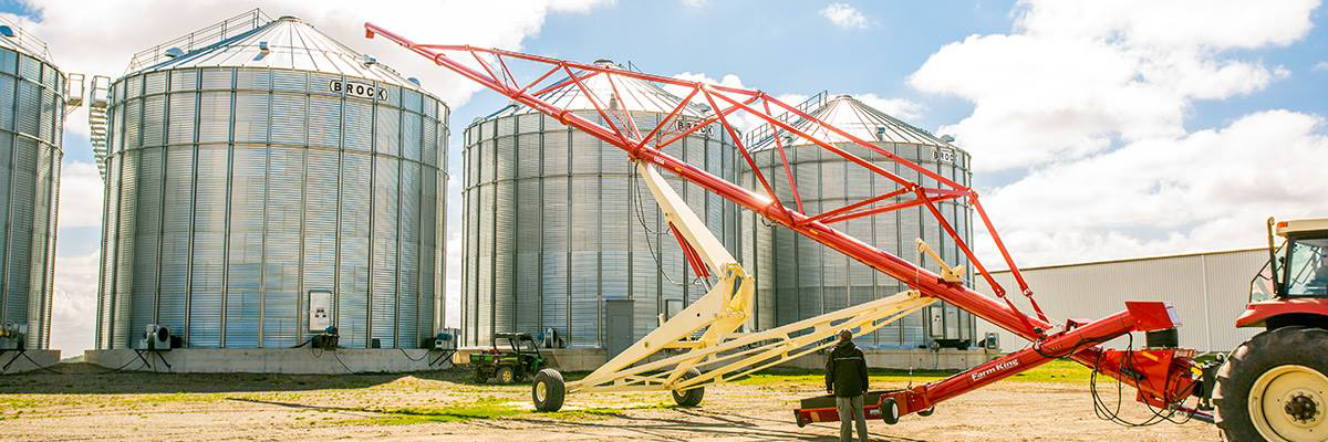 Farm King Augers | Hinshaw Trailer Sales | Dump, Enclosed, Utility and ...