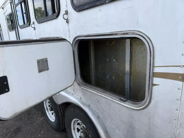 2003 Merhow Horse Trailers 4 Horse Gooseneck Trailer with Living ...