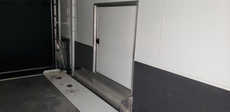 2008 Roadmaster 8x 22 stacker carhauler trailer enclosed 2 car in Byron ...