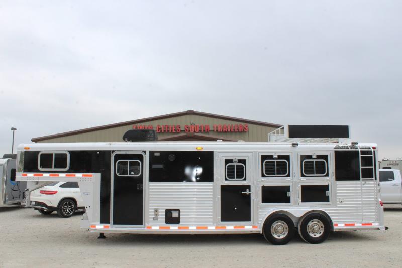 2002 Elite 3 horse with 10' Living Quarter in Pilot Point, TX | Trailer ...