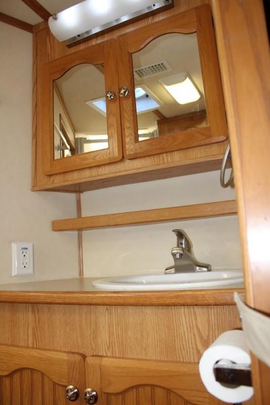 2005 Sundowner Trailers Sunlite 727 Horse Trailer in Pilot Point, TX ...