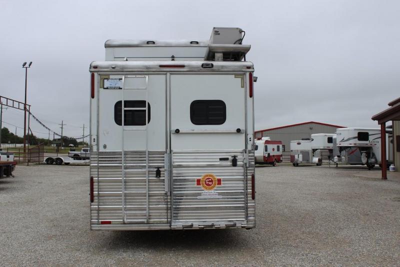 2007 Bloomer Evolution Horse Trailer in Pilot Point, TX | Trailer Trader