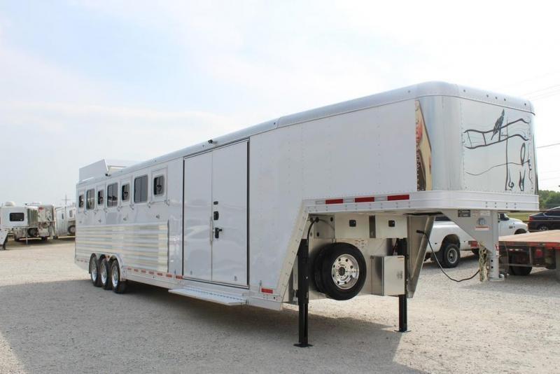 Featherlite Horse trailers for sale - TrailersMarket.com