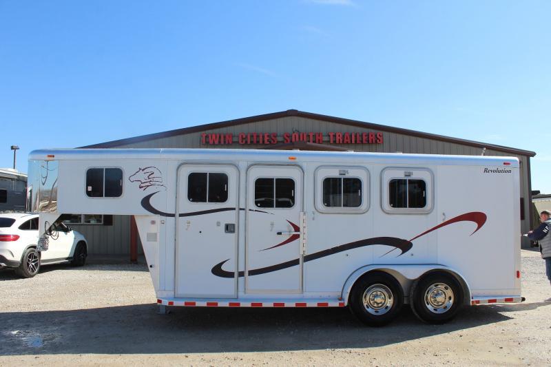 2000 model sooner 4 horse trailer with dressing room | Dresses Images 2025