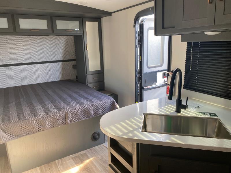 2022 Keystone RV BULLET PREMIER 19FBPR | Near Me