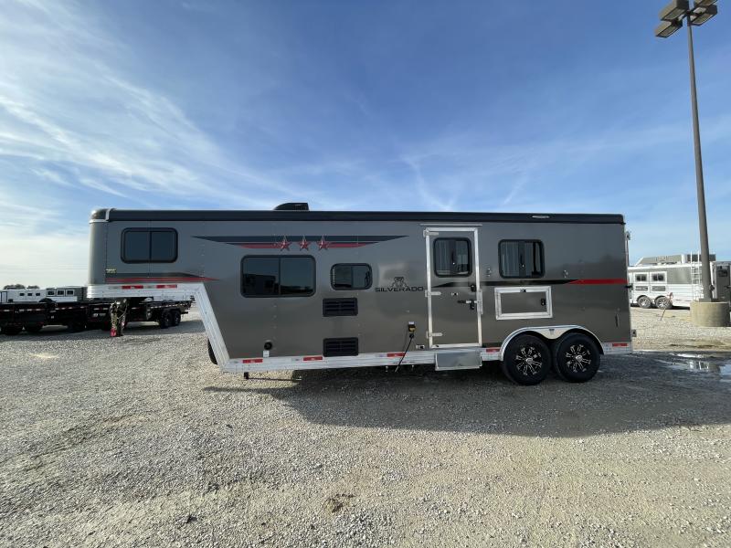 2023 Bison Trailers Silverado 8209B w/9'SW LQ GN Horse Trailer in ...