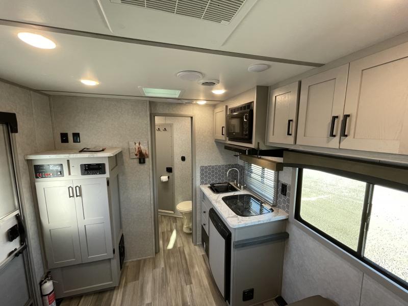 2023 Bison Trailers Silverado 8209B w/9'SW LQ GN Horse Trailer in ...