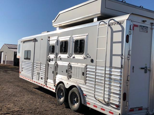 2011 Merhow Trailers Verylite 3 Horse Living quarters Trailer | Near Me